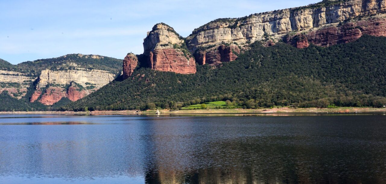 El Pantà de Sau: història, activitats i com arribar-hi - Cases de ...